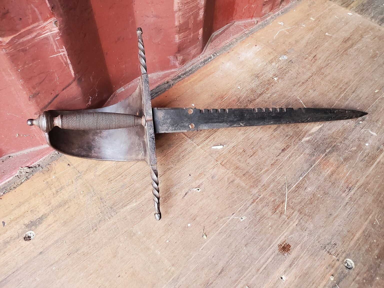 How to use a main gauche, sword breaker and other parry daggers